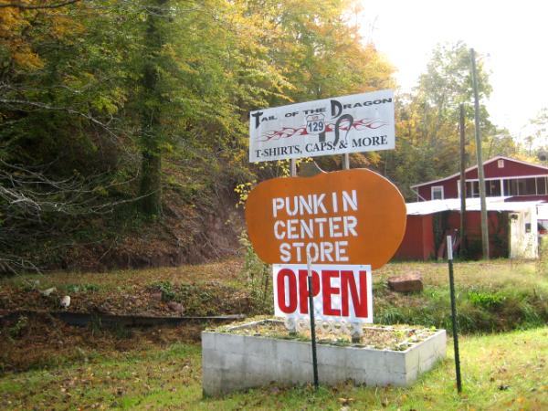 Punkin' Center on the Tail of the Dragon - Black Bear Mountain Arts